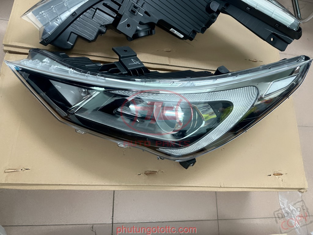 ĐÈN PHA Ô TÔ chính hãng - Bảng giá 2024