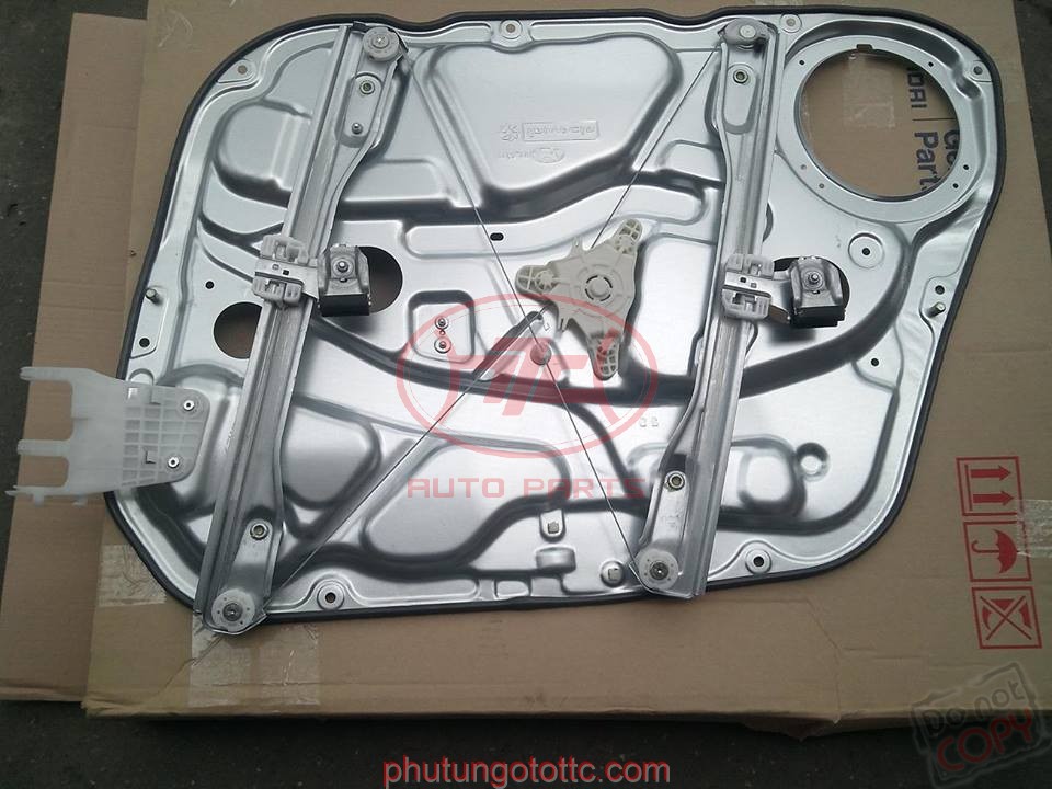 Giá nâng kính Hyundai I30 (Mã 824712L001) chính hãng - Giá tốt 2025