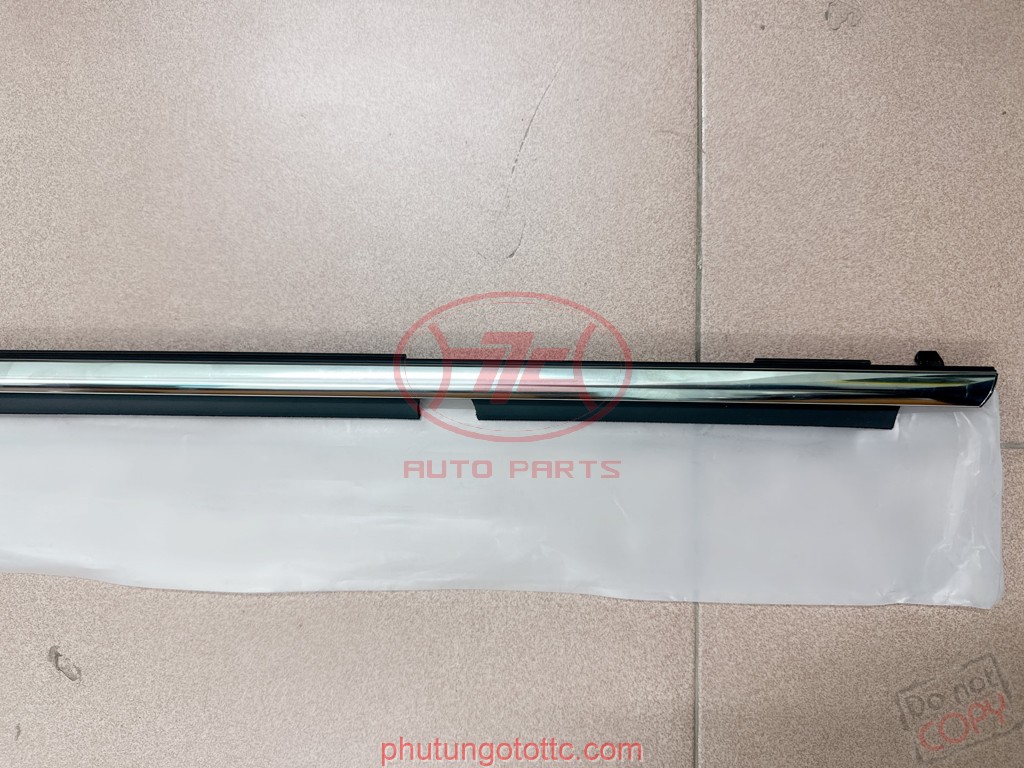 Nẹp chân kính cánh cửa sau ngoài Lexus GX460 2010 (Mã 7572160090 ...