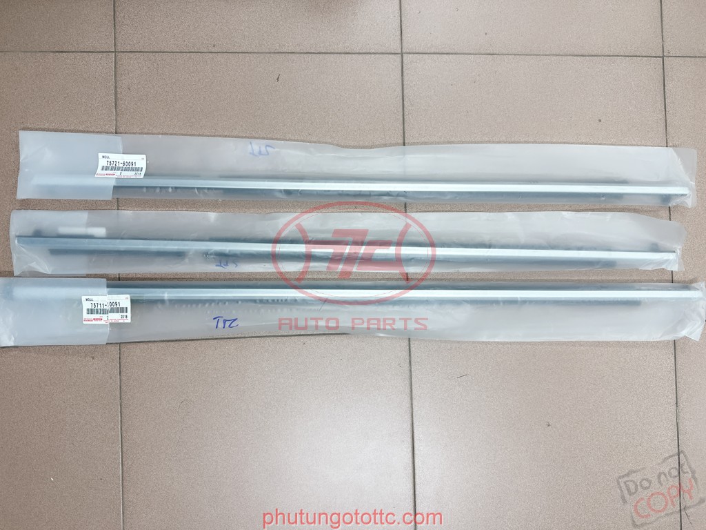 Nẹp chân kính cánh cửa trước ngoài Lexus GX460 2010 - Prado 2018 (Mã ...