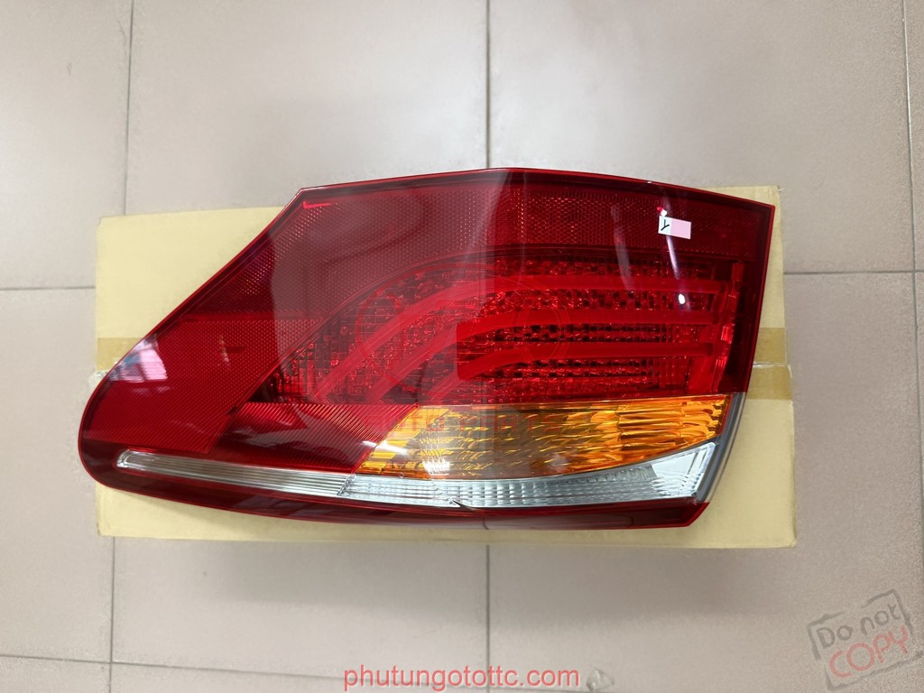 Đèn hậu ngoài Lexus LS460 2011 (Mã 8156150210 - 8155150210 - 8156150200 ...