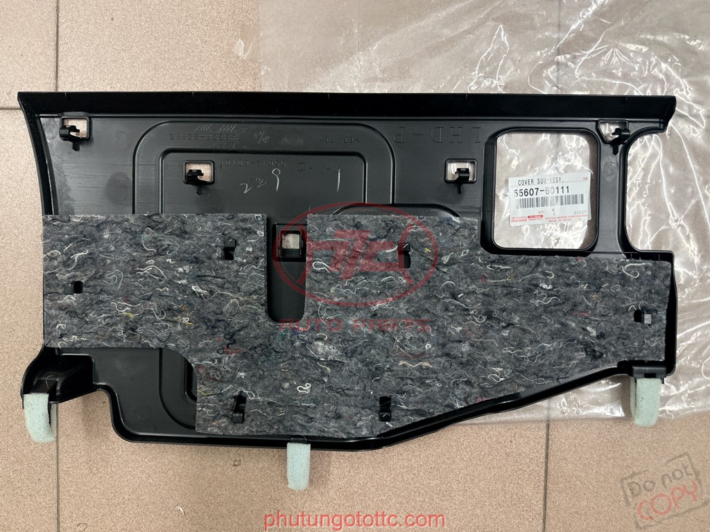 Ốp hộp đựng đồ táp lô dưới Lexus LX570 2018 (Mã 5560760111) chính hãng ...