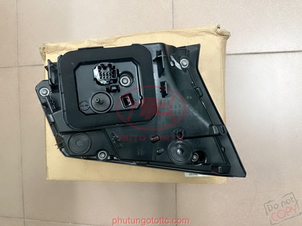 Đèn hậu trong Peugeot 5008 2022 (Mã 9836231780) chính hãng - Giá tốt 2025