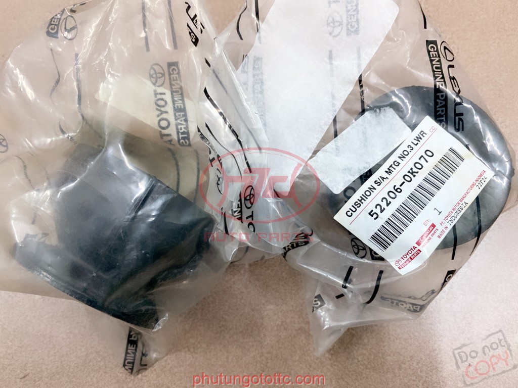 Cao su đỡ vỏ xe Fortuner (số 3 - dưới) (Mã 522060K070) chính hãng - Giá ...