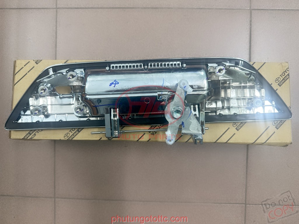 Tay mở cửa thùng sau Hilux 2011 (Mã 690900K060) chính hãng - Giá tốt 2025