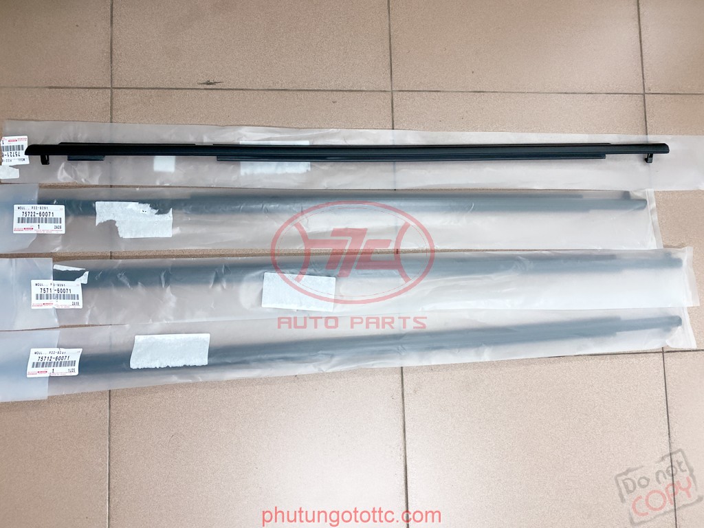 Nẹp chân kính cánh cửa Prado 2010-2019 (Mã 7572160071 - 7572160070 ...