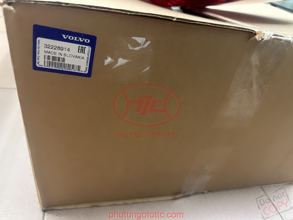 Đèn hậu Volvo XC60 (Mã 32228915 - 32228914) chính hãng - Giá tốt 2024
